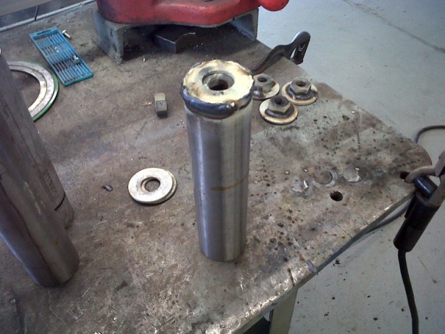 Deep South Kikos News: Homemade Mineral Feeder